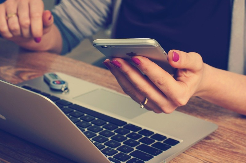 Vorsicht "Cold Calls": Falsche Versicherungsmitarbeiter am Telefon